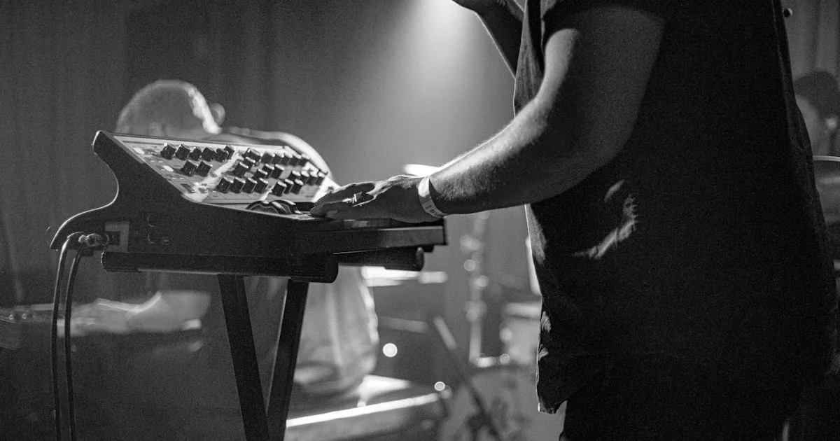 12 Best Analog Synth VST Plugins to Elevate Your Sound 🎹 (2025) - UNIPHONIC